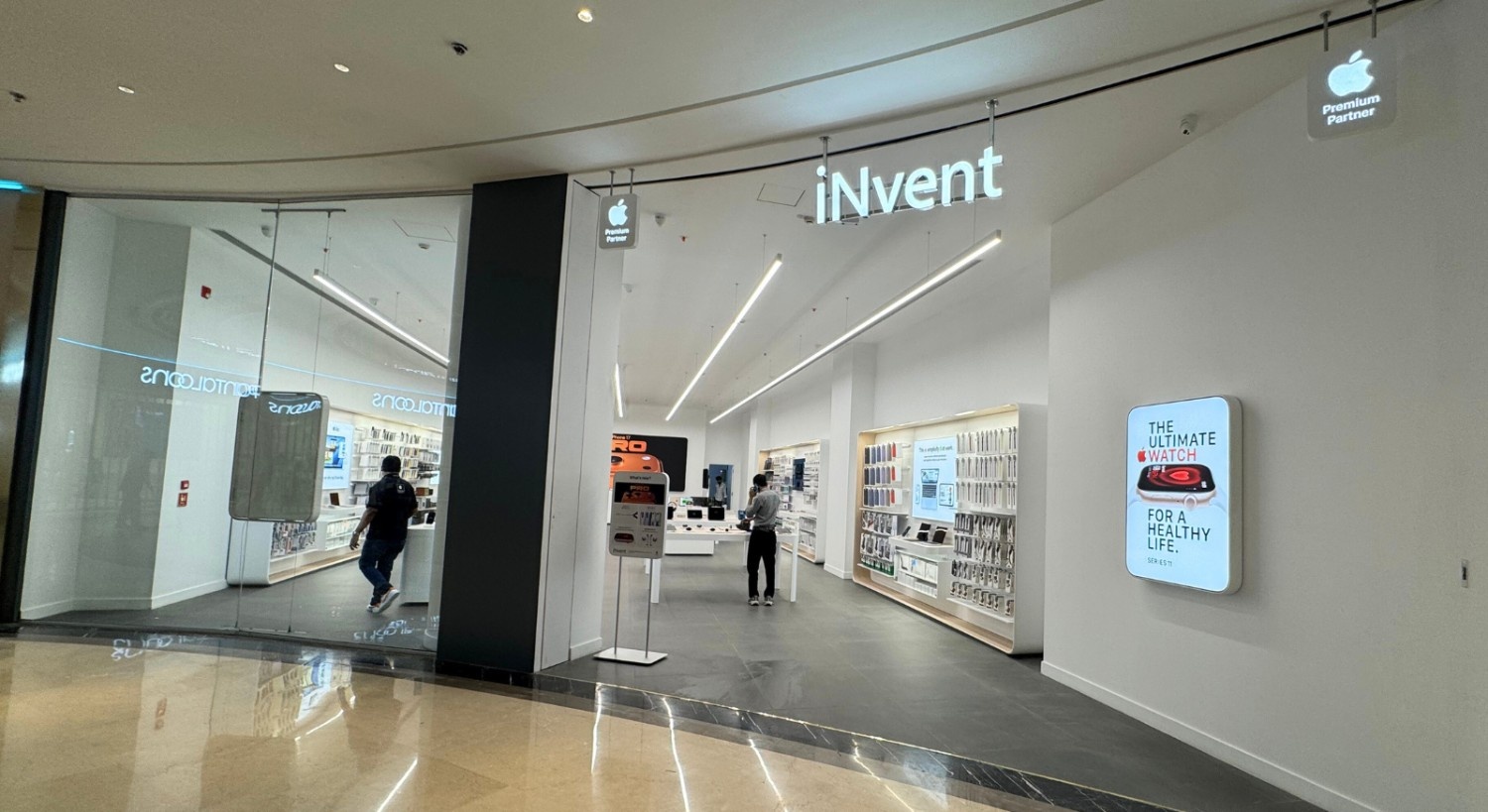 INvent Opens Delhi’s 1st & Biggest Apple Premium Partner Store At NSP!